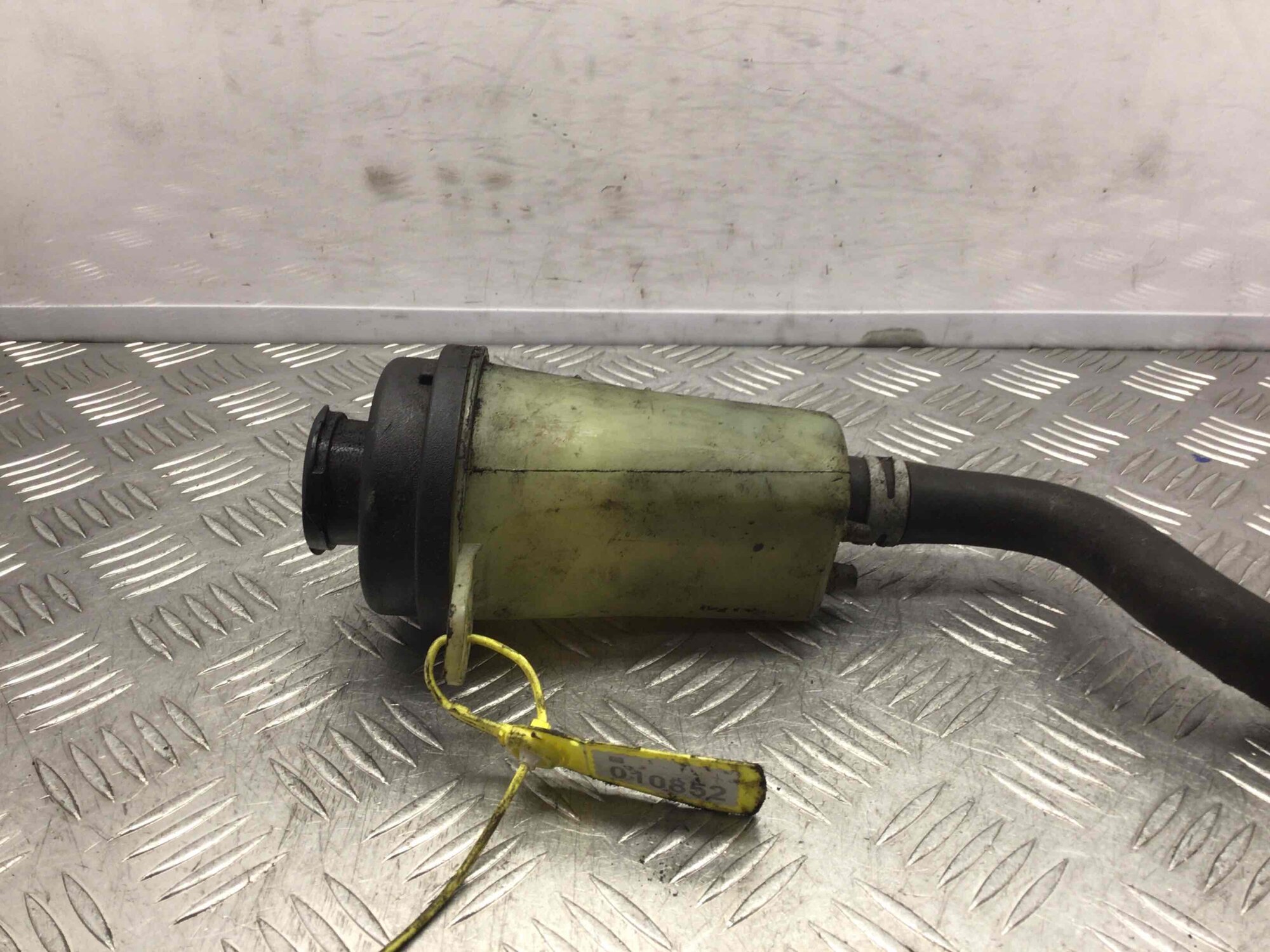 Б/У Бачок гидроусилителя Ford Focus 2 поколение (2005-2008) 2008 г.