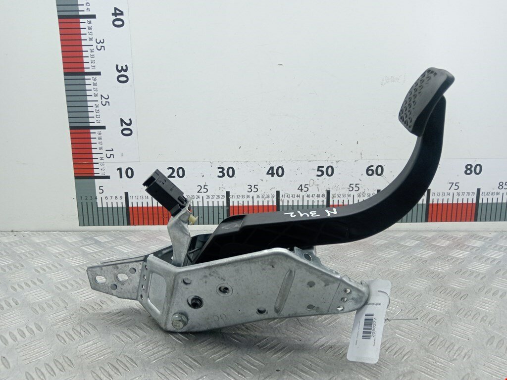 Педаль сцепления Opel Astra G 13173772 арт. 2098277