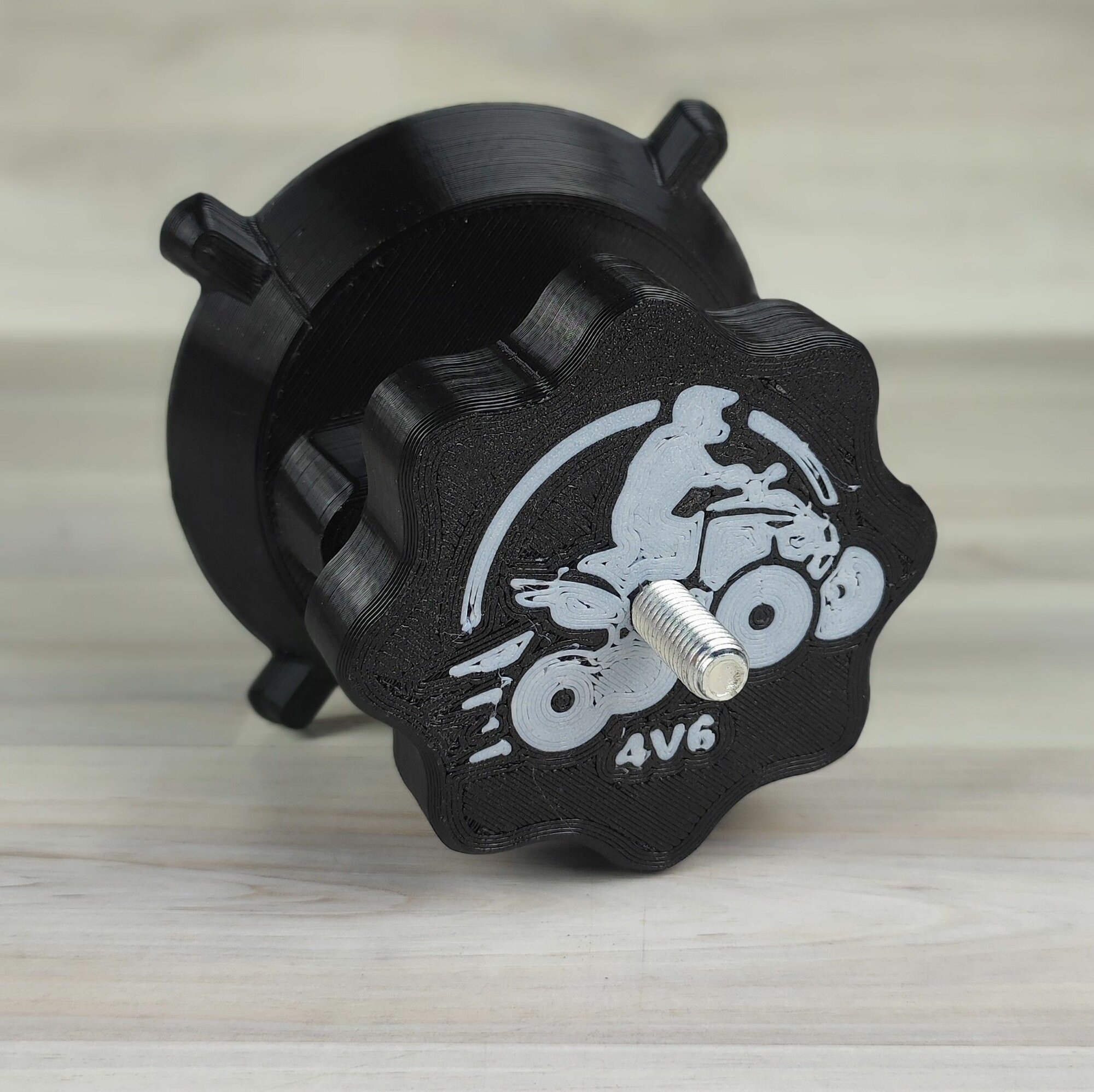 Крепление KVADRO для экспедиционной канистры "Экстрим+", PETG / FDM печать, черно-белый