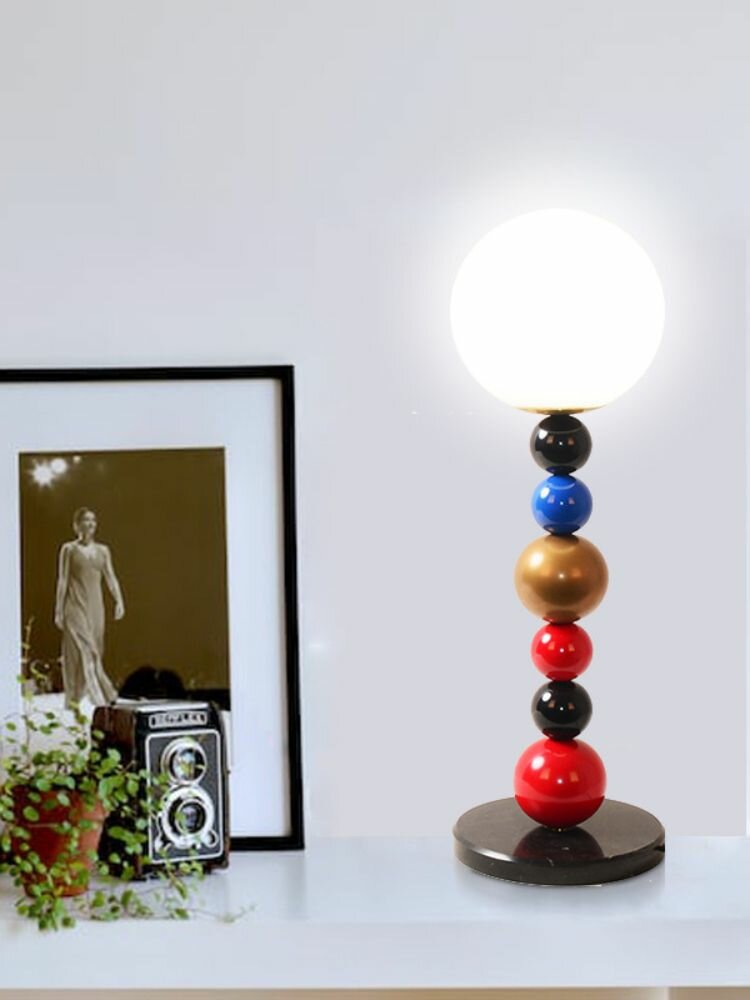 Лампа Настольная Материал Металл И Стекло, С Использованием Лампочек Е27, Подходит Для Оформления Спален, Гостиных И Кабинетов.