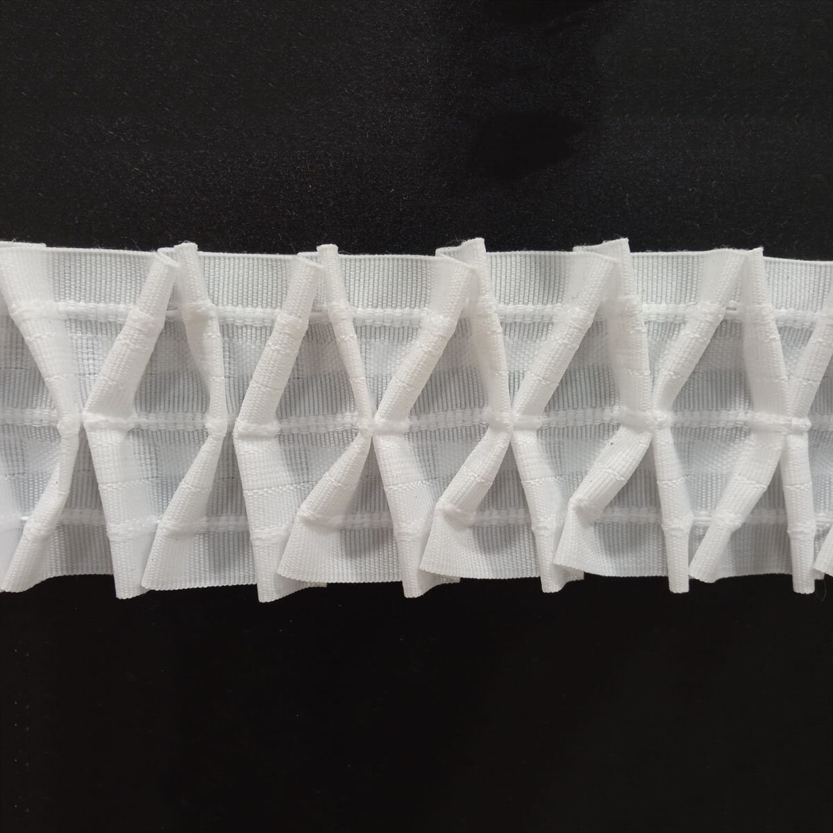 Шторная лента с петлями для крючков 6см*50м 'Вафельная складка', 2 ряда петель, 3 шнура, белая, Айрис