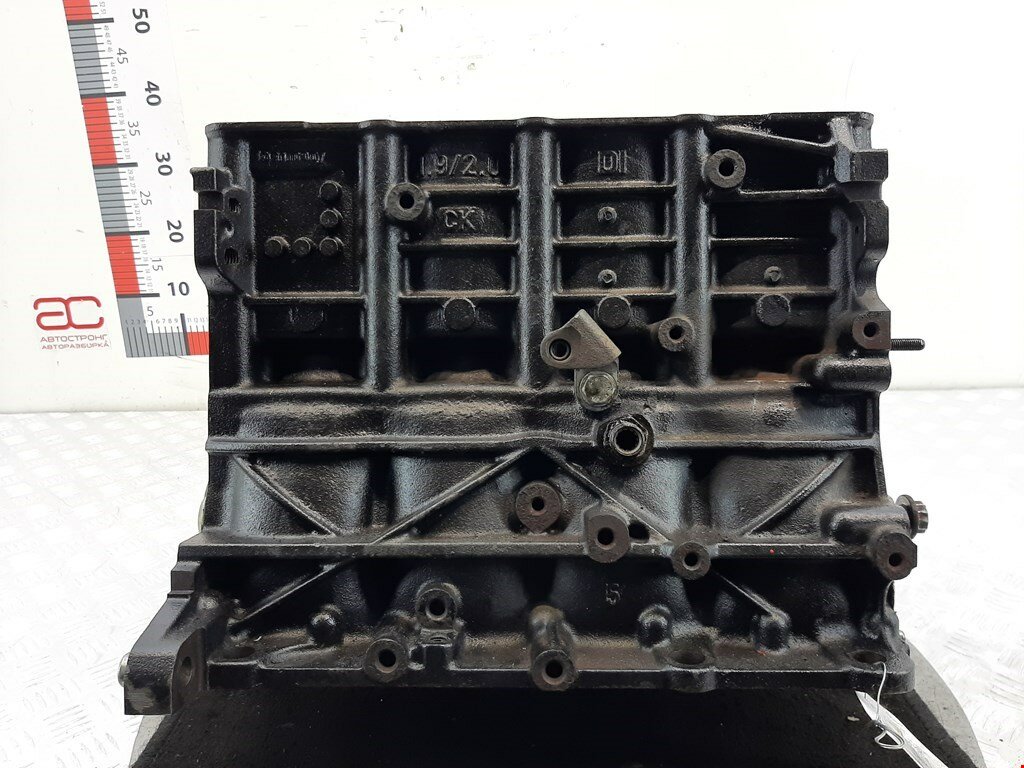 Блок двигателя (блок цилиндров) Volkswagen Golf 5 038103011CA арт. 2044472