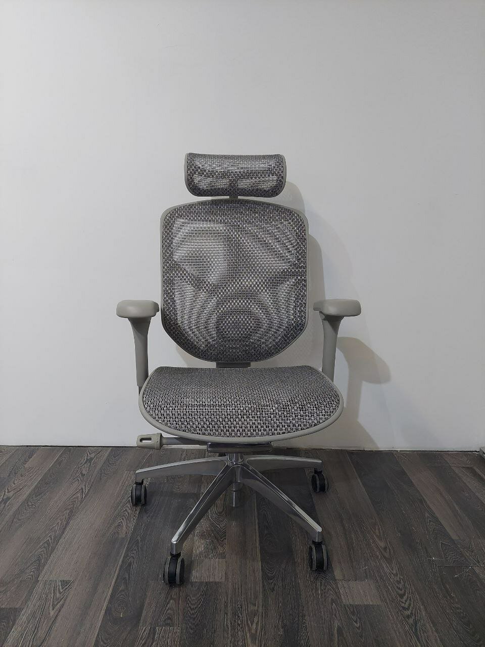 Кресло FALTO Enjoy Elite 2 Серый каркас/сетка светлая T-168-B2