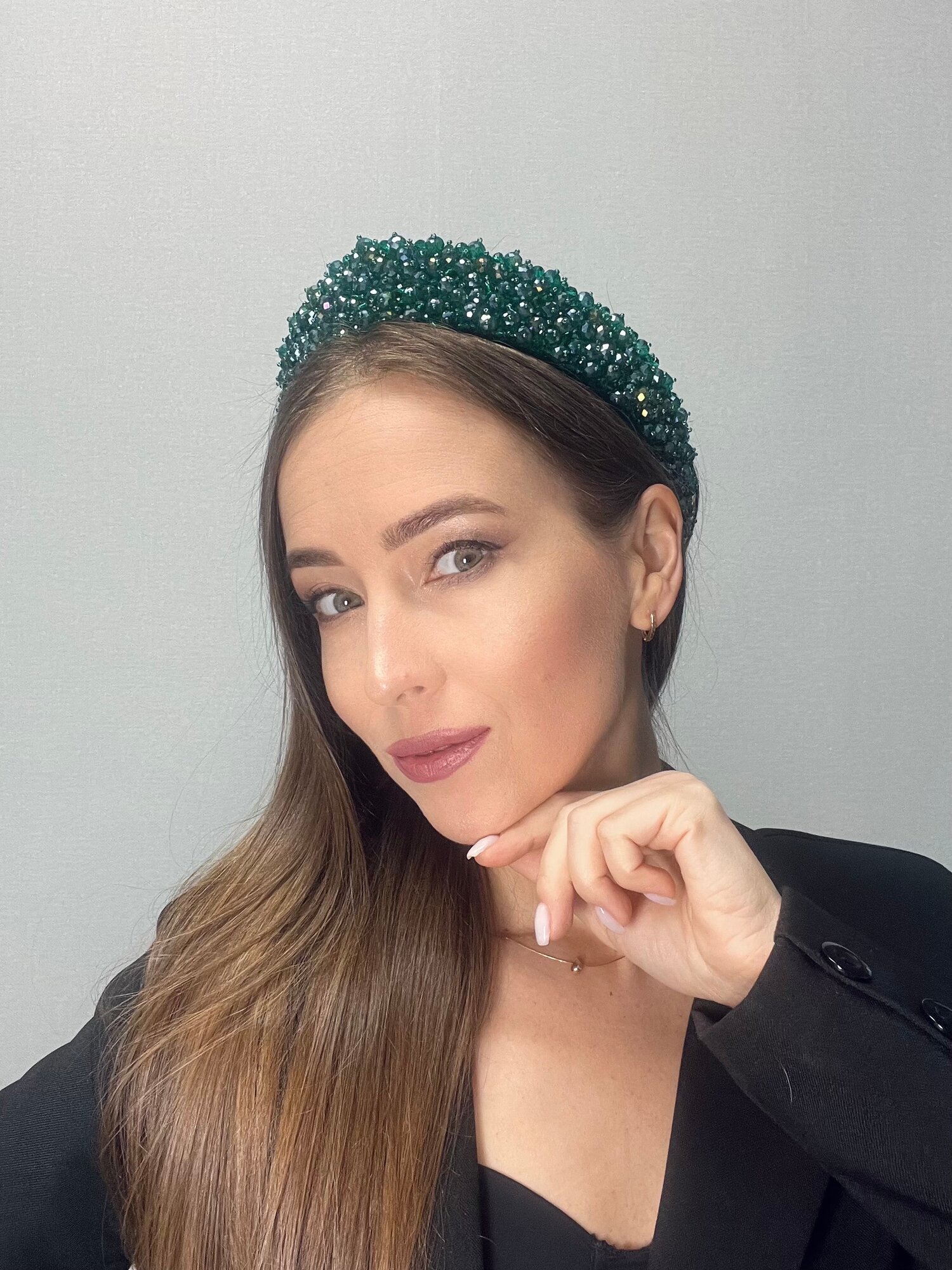 Ободок-кокошник современный Любовь с хрустальными бусинами