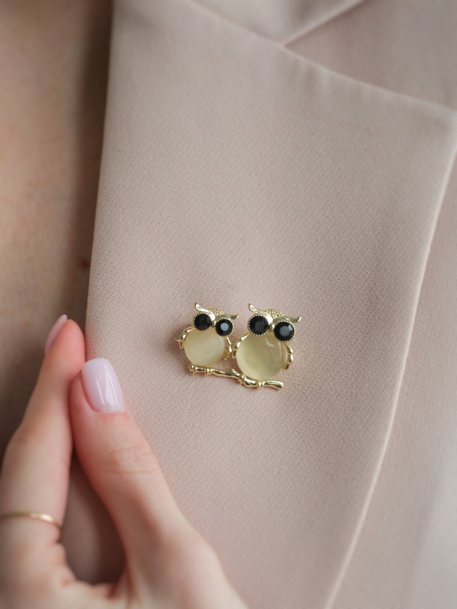 Брошь, стразы, кошачий глаз синтетический