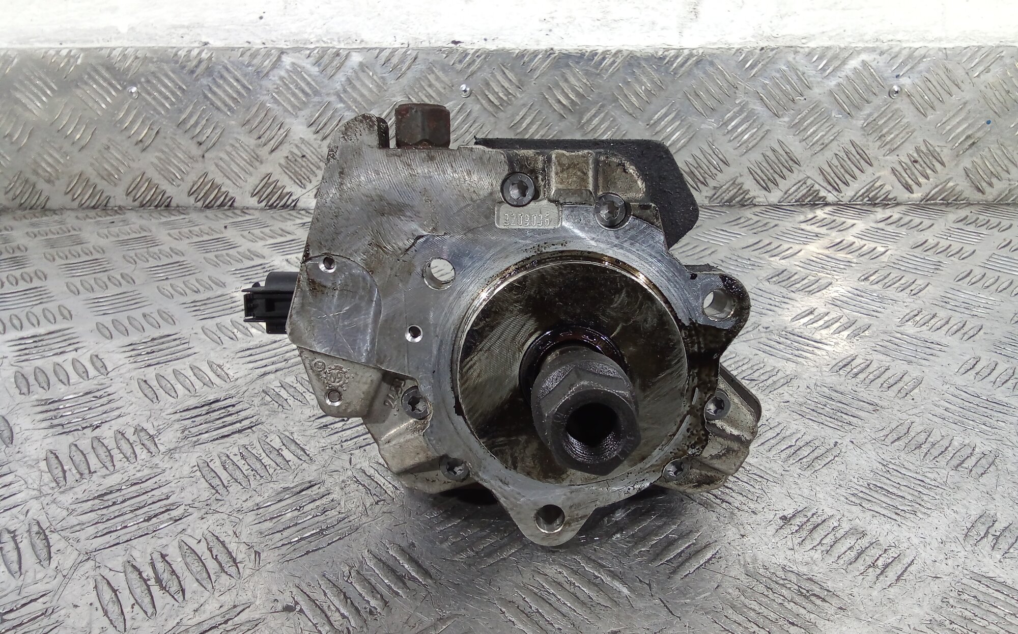 ТНВД дизельный BMW 3 E90/E91, Номер 7798333, 0445010146
