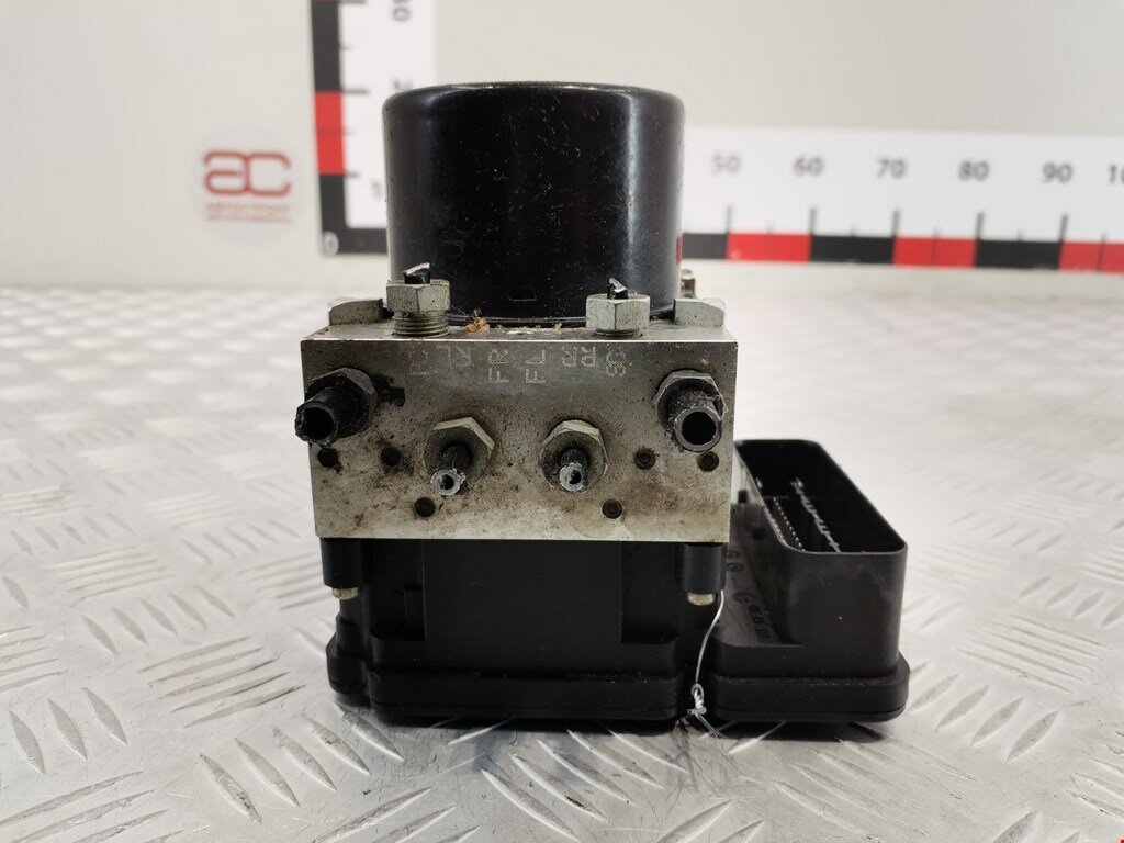 Блок ABS Volvo XC70 3 31329140 арт. 1394438