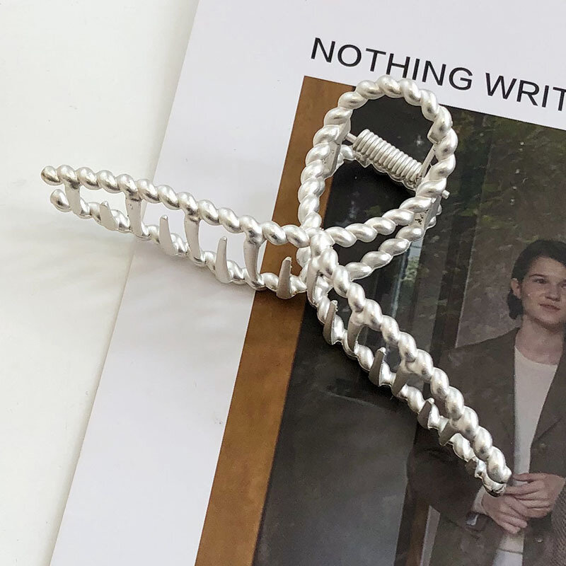 Заколка краб для волос /заколка женская/краб для волос/заколка в виде акулы/серебристая витая