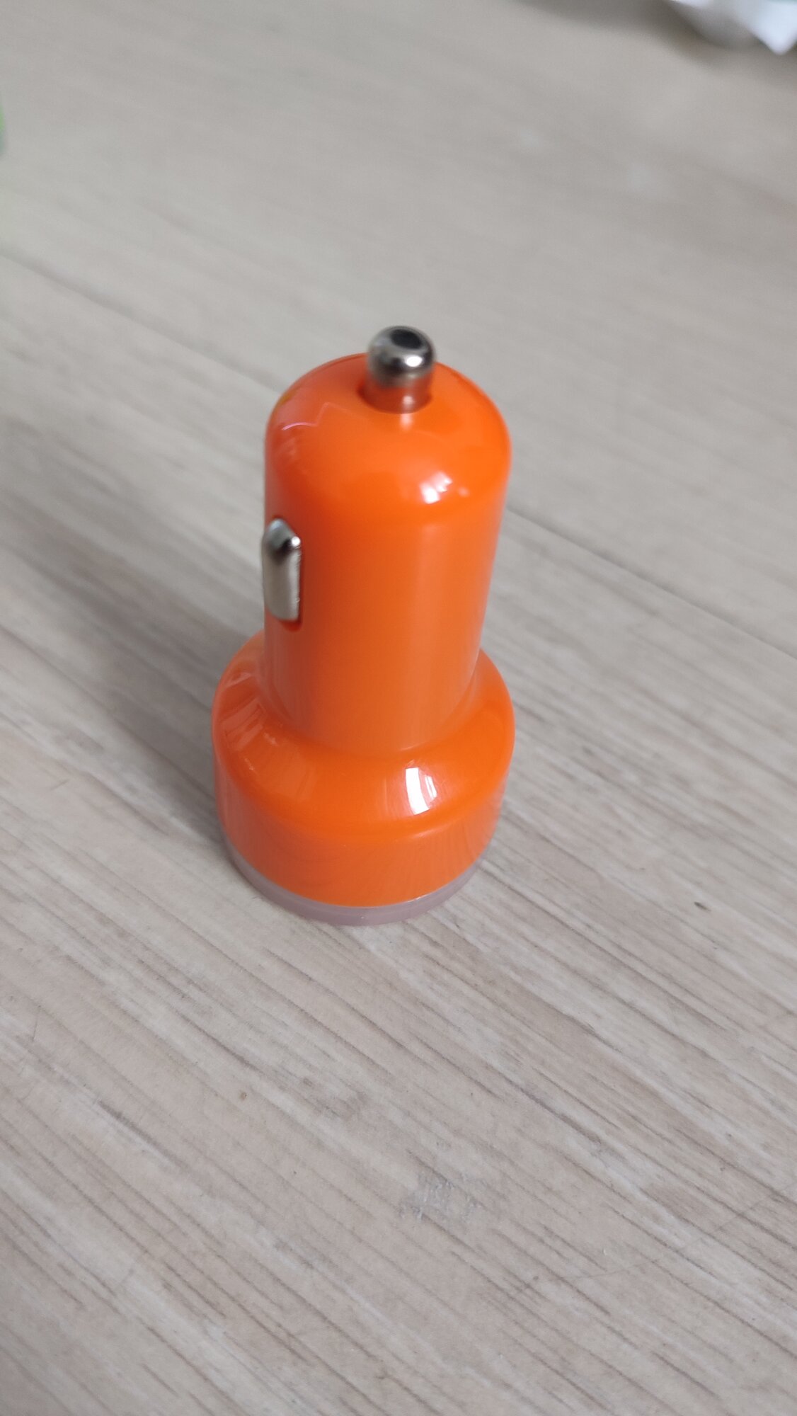 Автомобильное зарядное устройство для телефона, 2 разъема, 2 штекера в прикуриватель