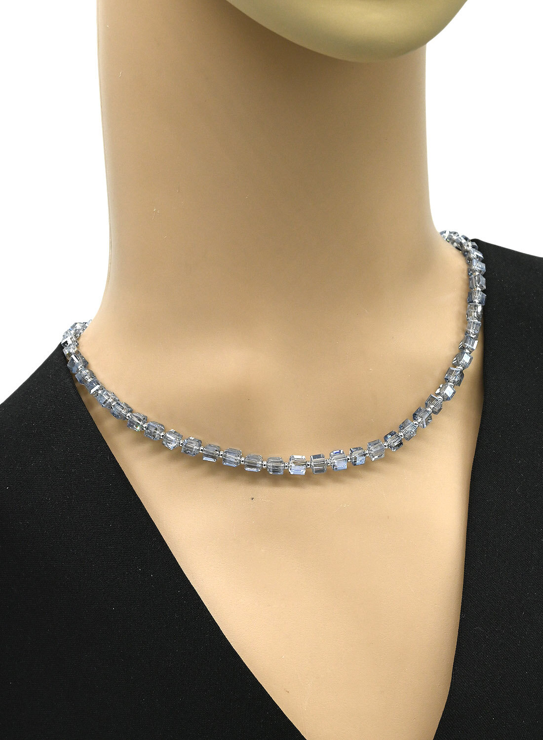 Бусы, циркон