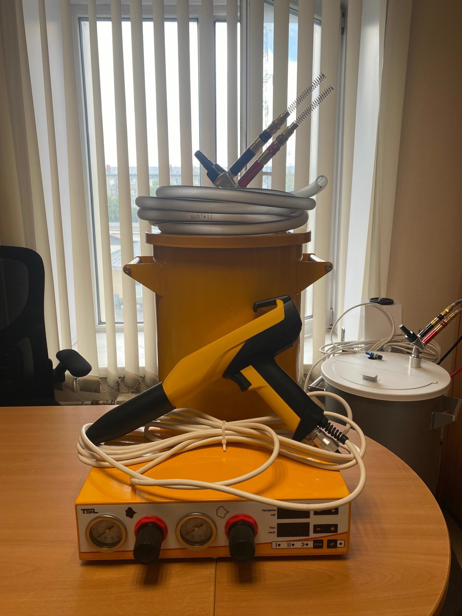 Установка для нанесения порошковой краски TSL M3 XL С баком 10 литров