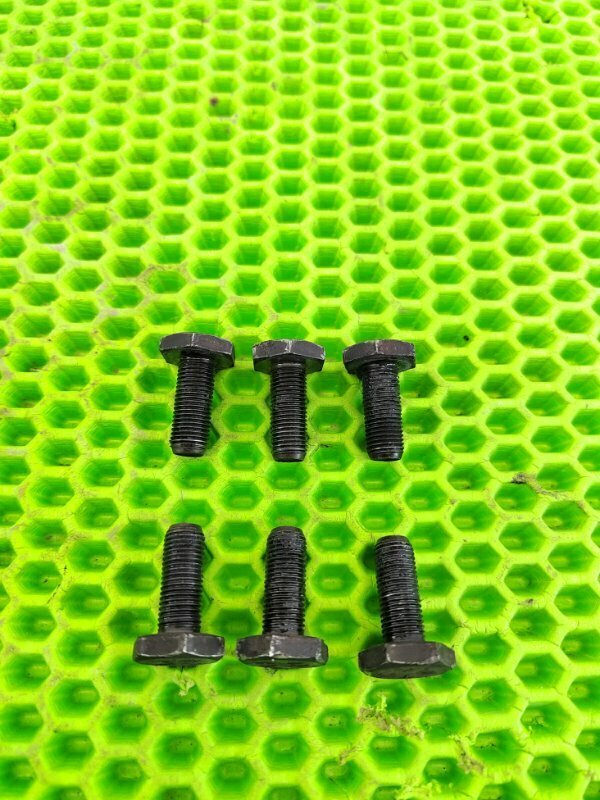 Болт маховика Daewoo Nexia N150 F16D3 2008 (б/у) 94500811