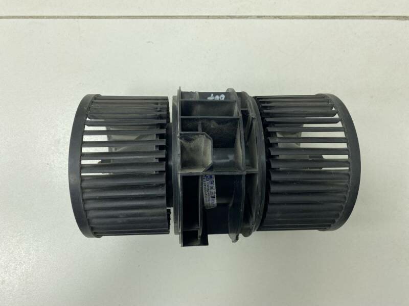 Моторчик отопителя Renault Fluence 2010-2017 кат.номер: 272104377R