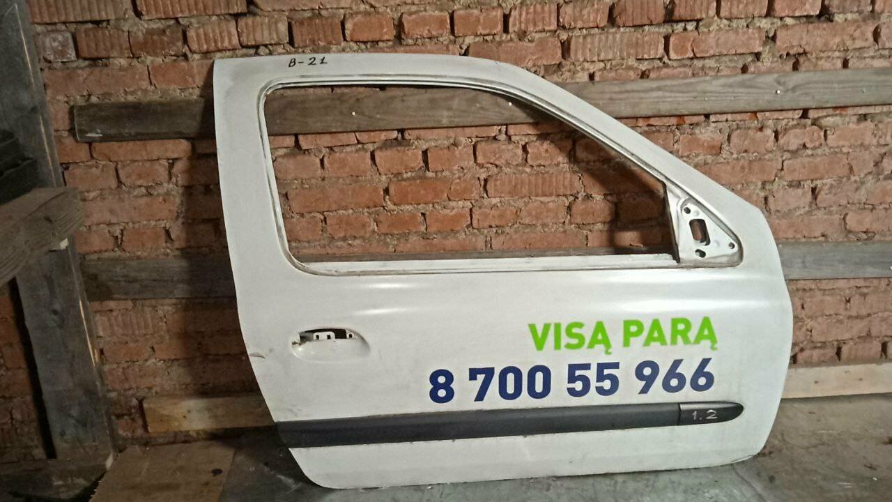 Дверь передняя правая Renault Clio 2 рест. 2003