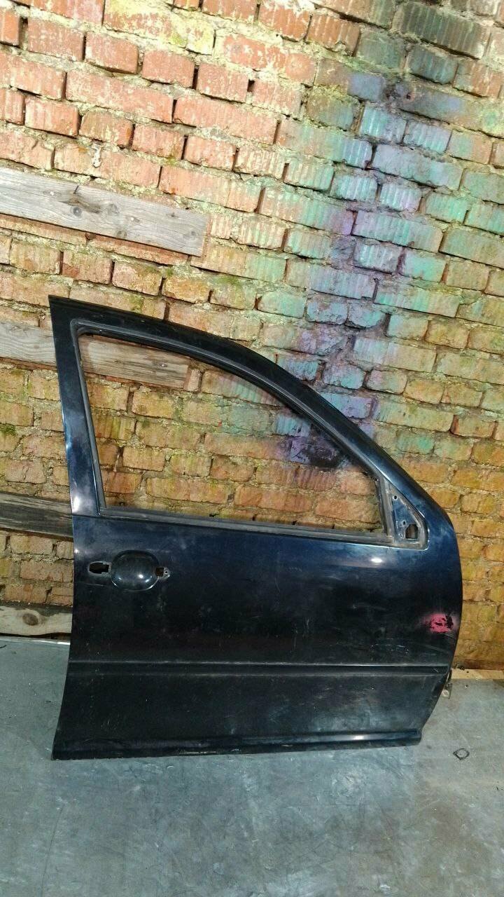 Дверь передняя правая Volkswagen Golf 4 2000