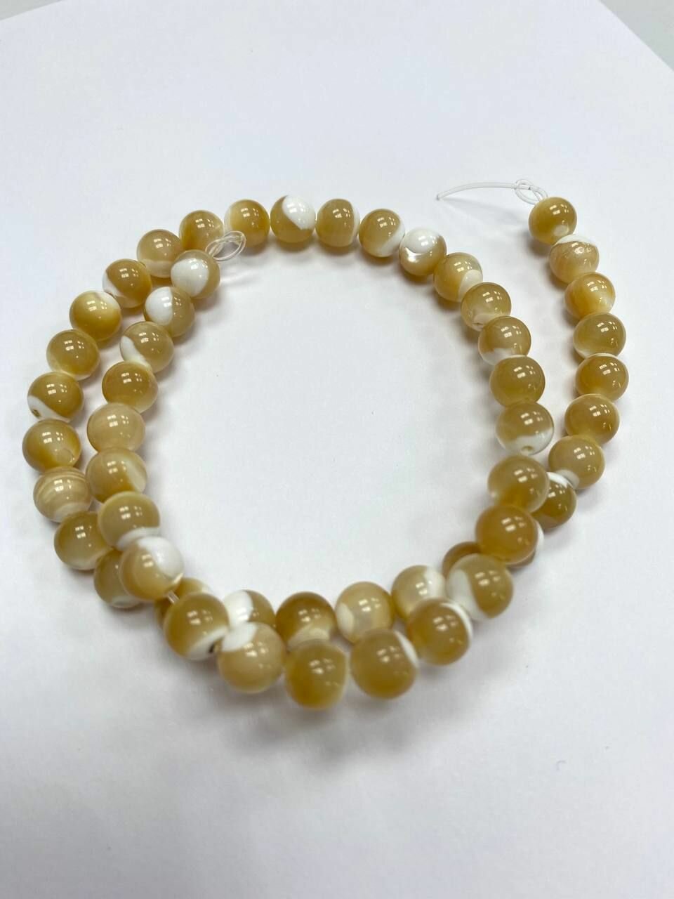 Бусины из перламутра шарик 8 мм, длина 39 см, 51 бусина