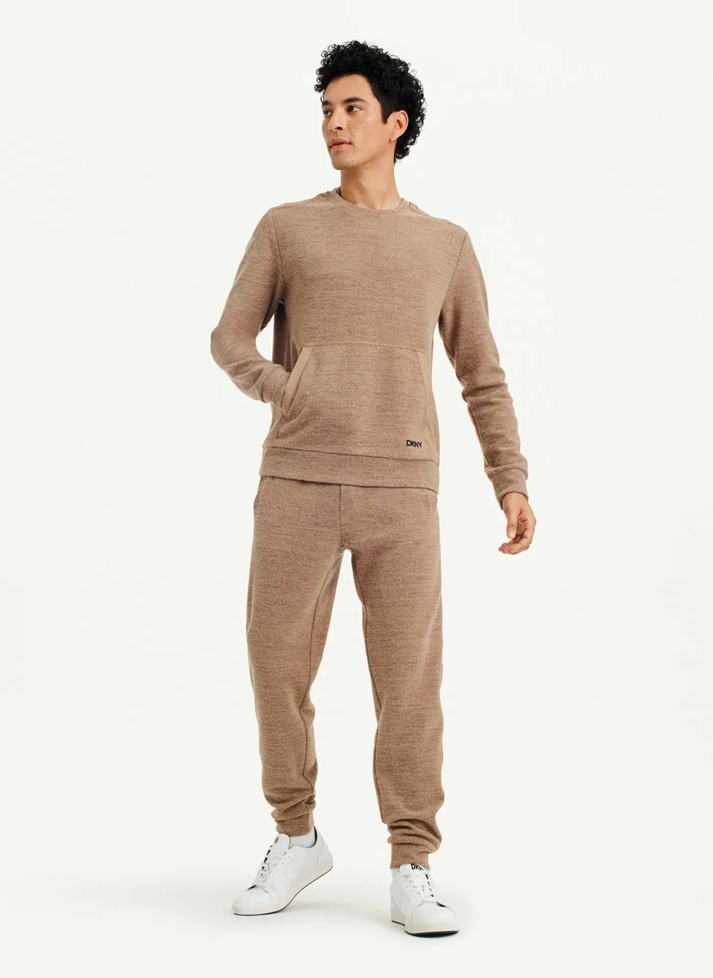 Костюм спортивный