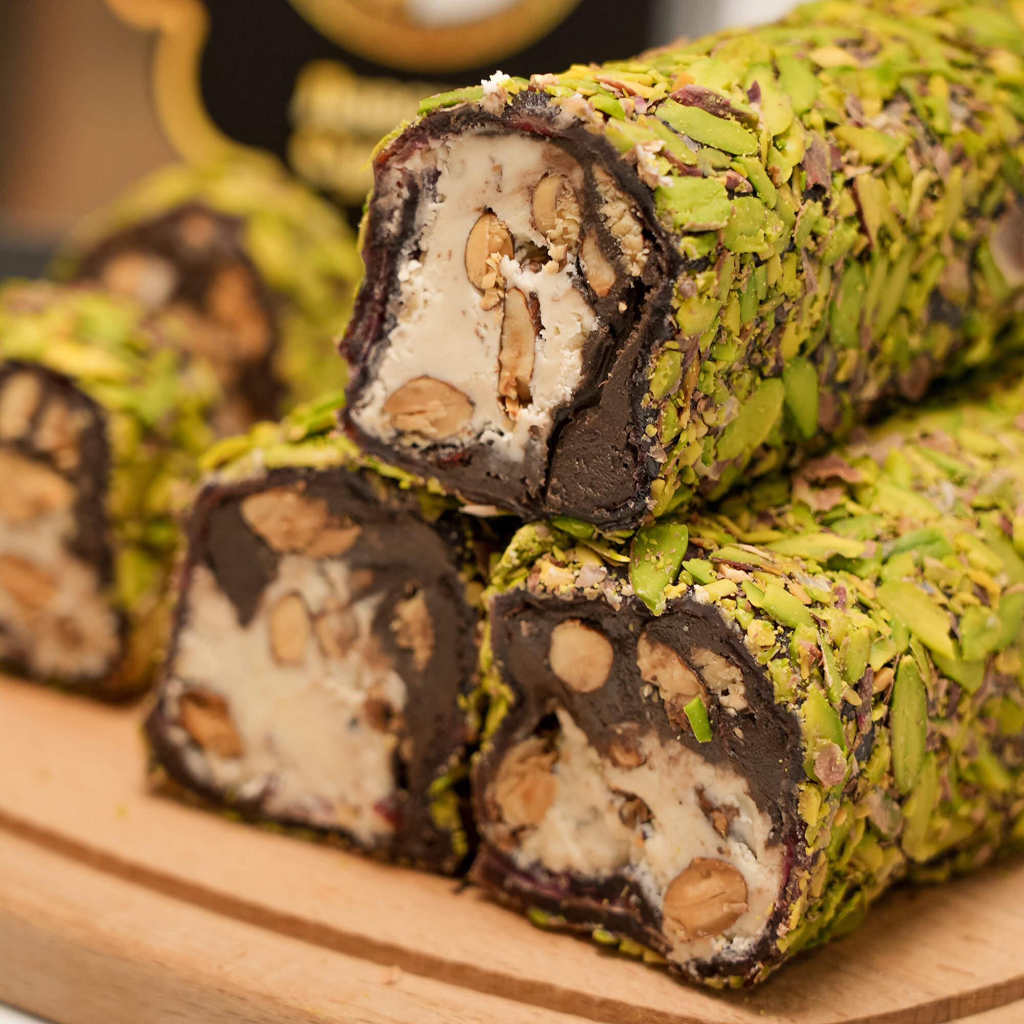 Лукум коктейль шоколадного и орехового крема, фисташки, миндаль 500 гр. Турция