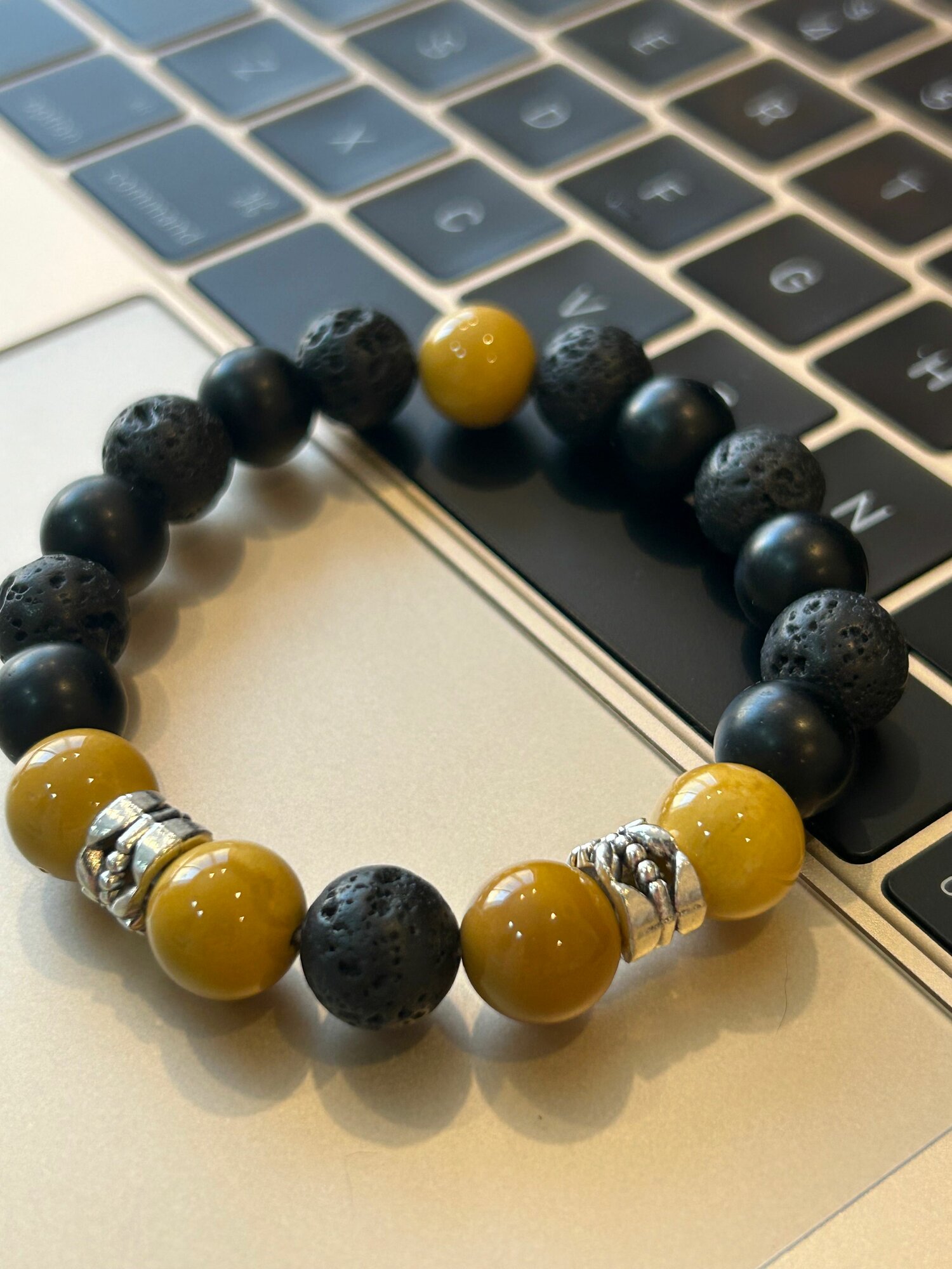 Браслет, шунгит