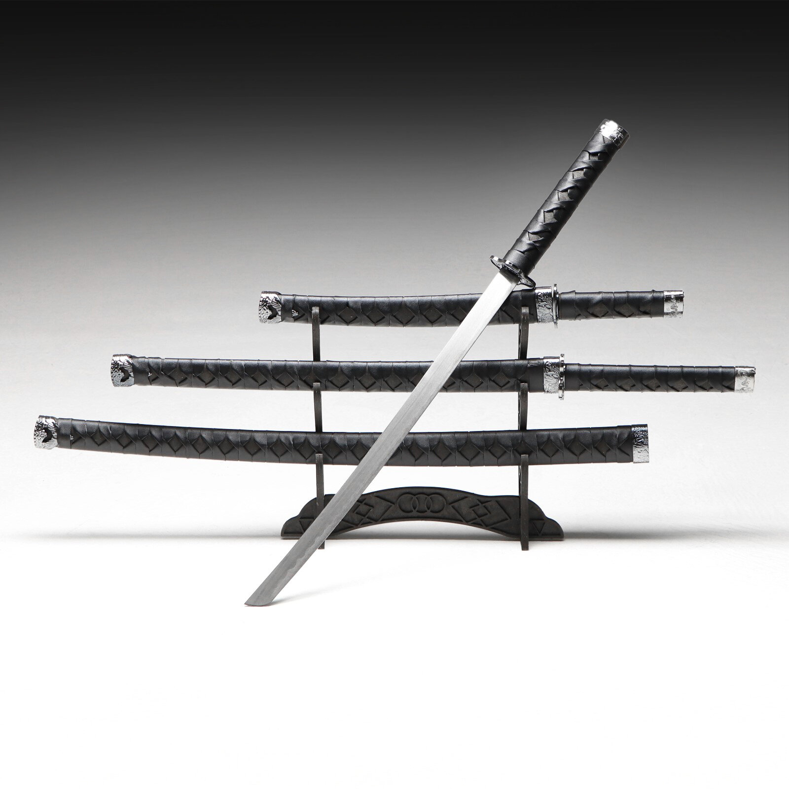 Макет оружия «Сувенирные катаны на подставке 3в1. Чёрные ромбы», подарочный набор, ножны кожзам, 47 см; 70 см; 89 см