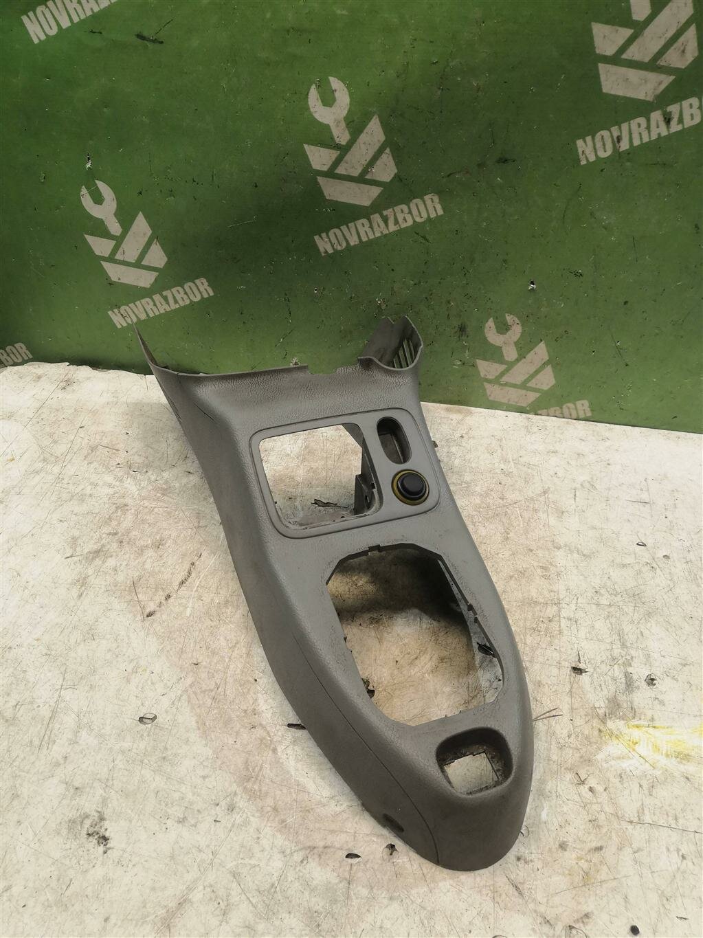Консоль Renault Clio 2 Symbol 1998-2008