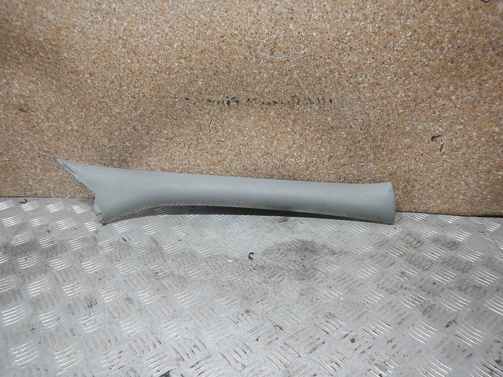 Б/У Обшивка стойки передней правой, Renault (Рено)-CLIO/SYMBOL (98-08) RENAULT CLIO/SYMBOL (98-08) Верхняя Царапины 29196...