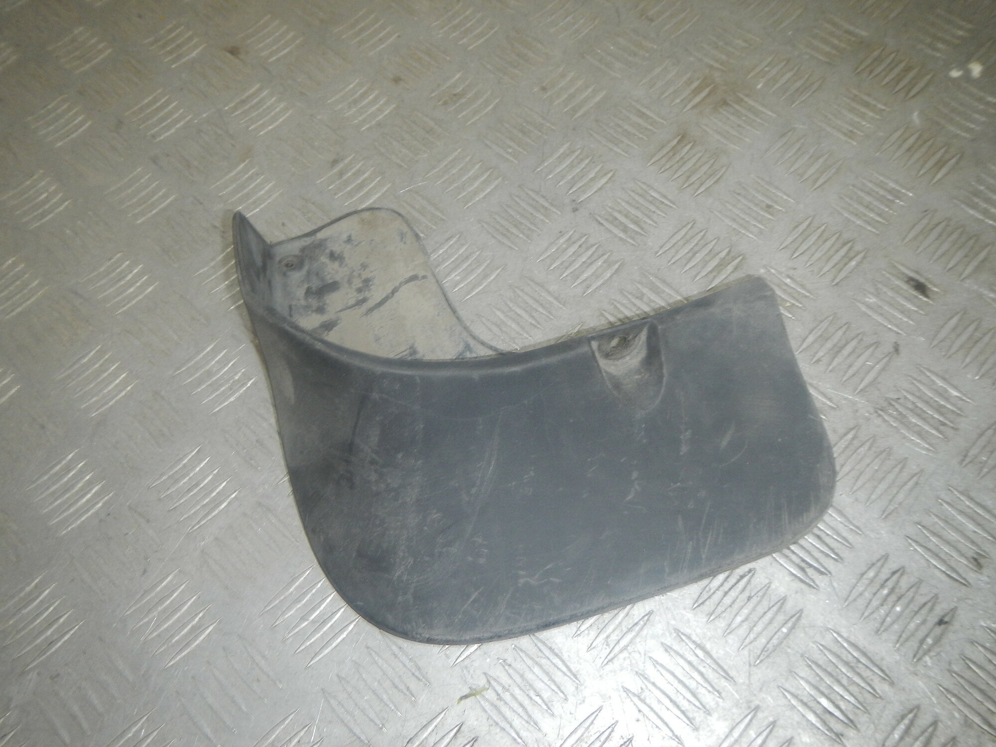 Б/У Брызговик задний левый, Peugeot (Пежо)-308 (07-) PEUGEOT 308 (07-) Царапины. 573807 Peugeot-Citroen арт. 9681621280