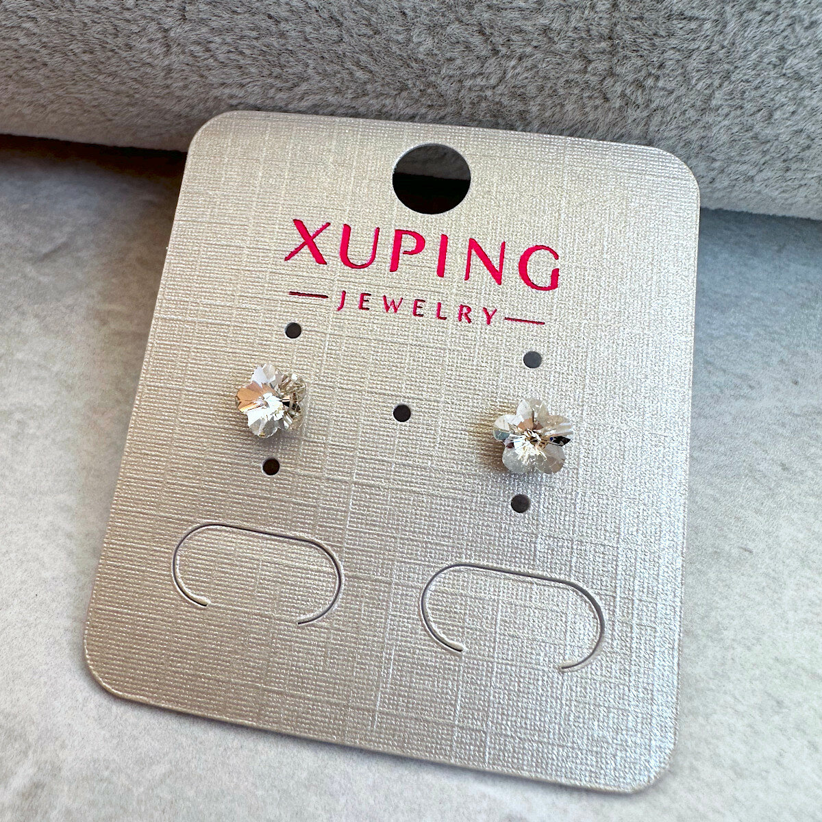 Серьги пусеты, кристаллы Swarovski