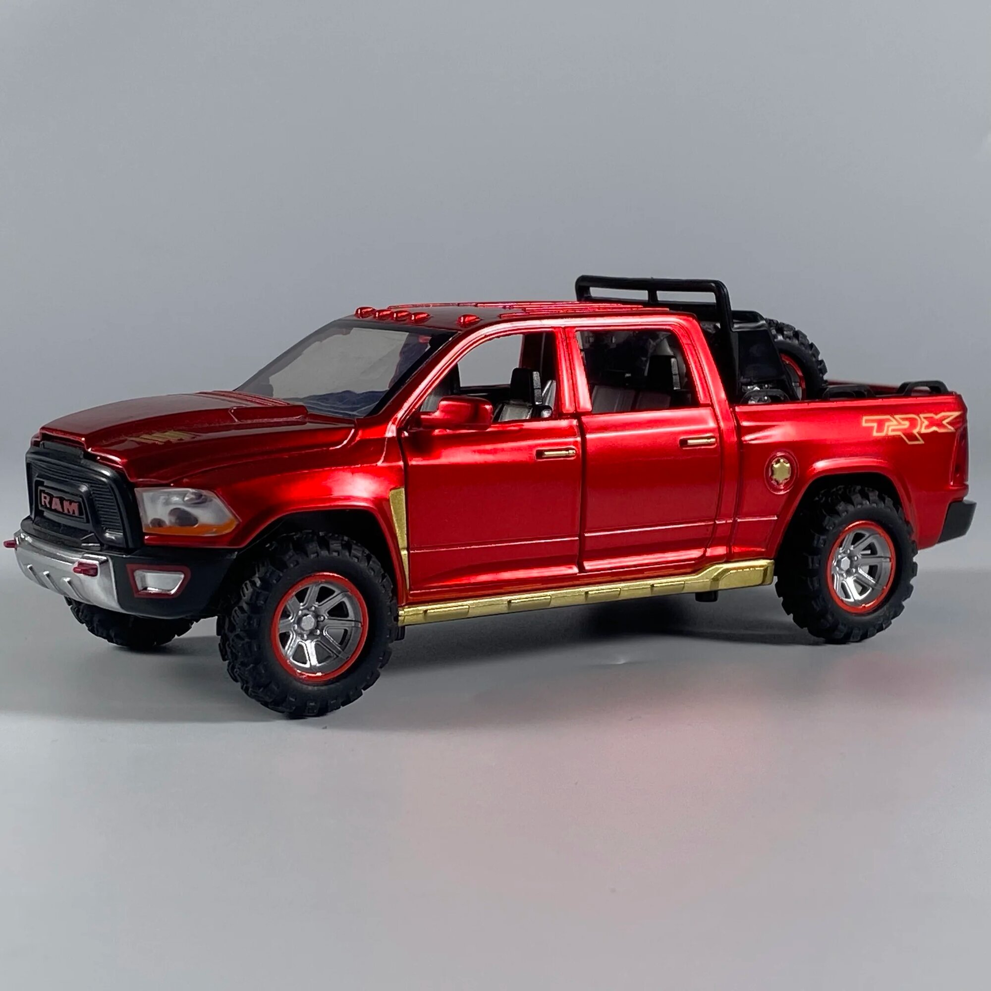Maisto 1:32 Dodge Ram Pickup Truck Red