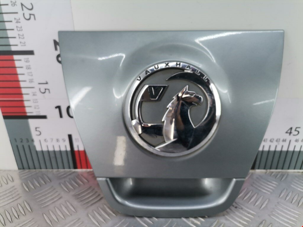 Ручка крышки багажника Opel Astra J 13380567 арт. 1897035