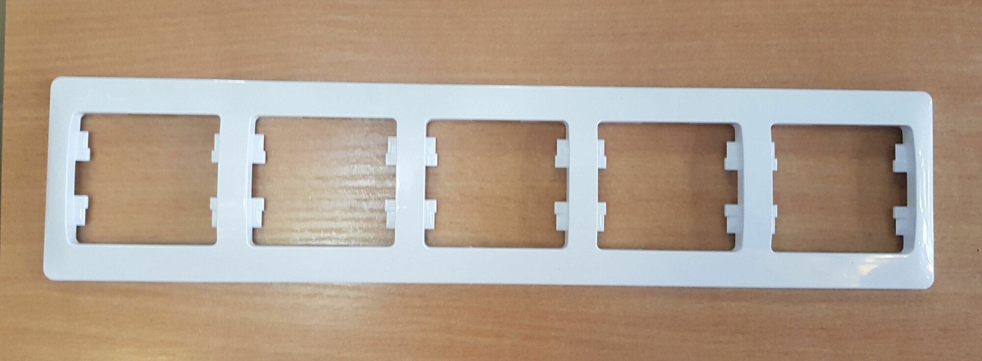 Рамка 000105 "Schneider Electric Glossa" пятиместная, горизонтальная, цвет белый