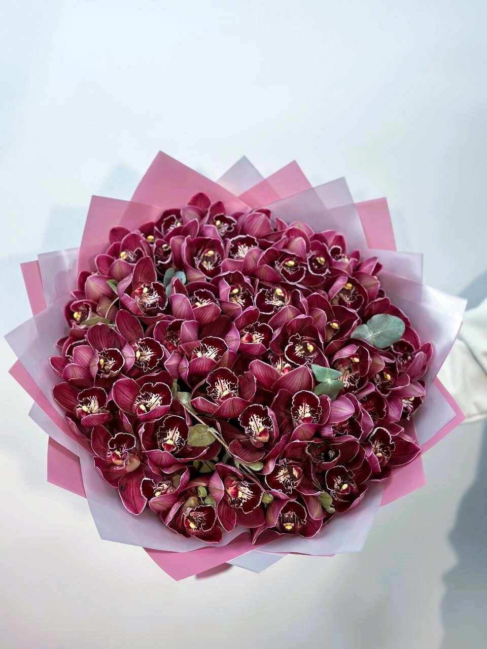 Большой Букет цветов из розовых орхидей от FlowersGo с экспресс доставкой