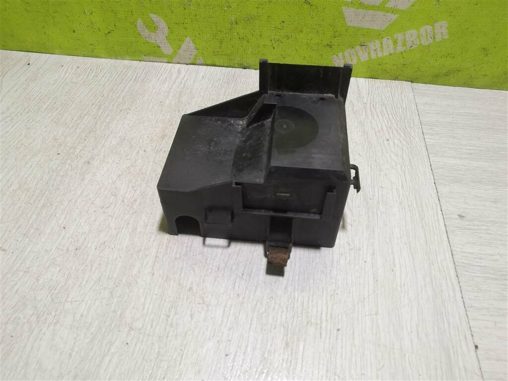 Корпус блока предохранителей Opel Astra G 1998-2005