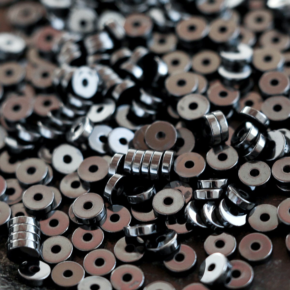 Гематит немагнитный Бусины натуральные 200 шт, цвет черный, размер 4x1 мм