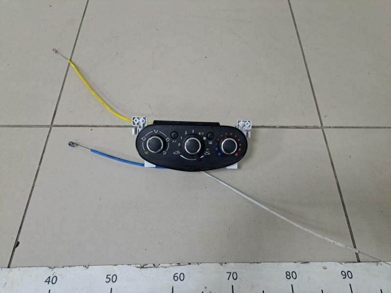 Блок управления отопителем Nissan Terrano D10 2014 кат.номер: 2751100Q2B