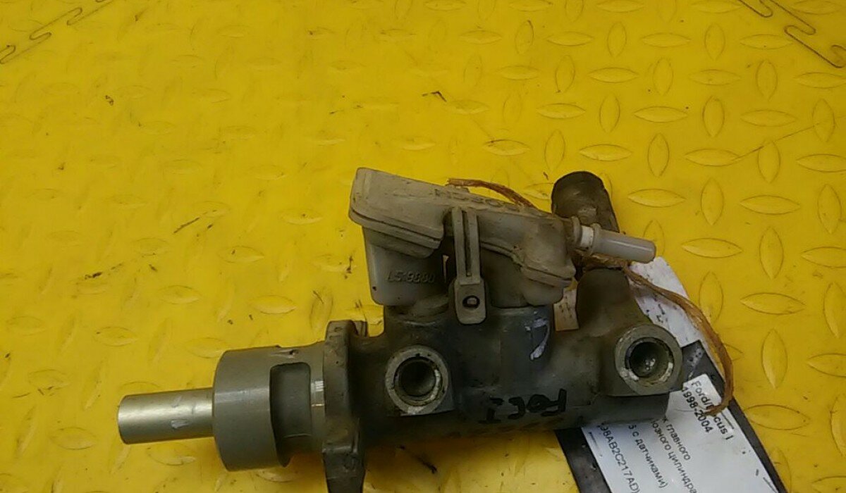 Бачок главного тормозного цилиндра Focus I Ford 98AB2C217AD