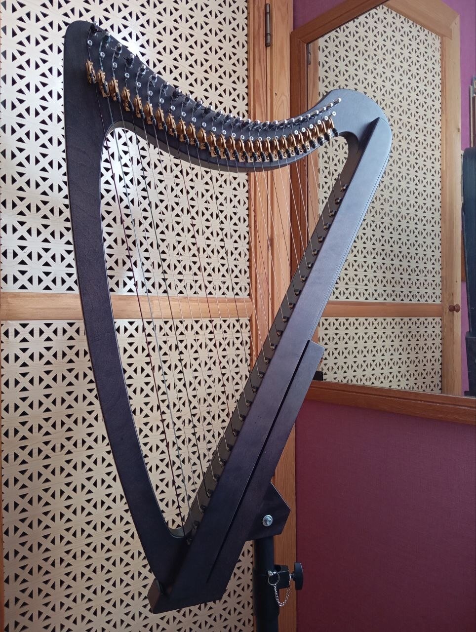 HLE3301Glenn Электроарфа леверсная, 33 струны, чехол, Мастерская Прохора Лапина