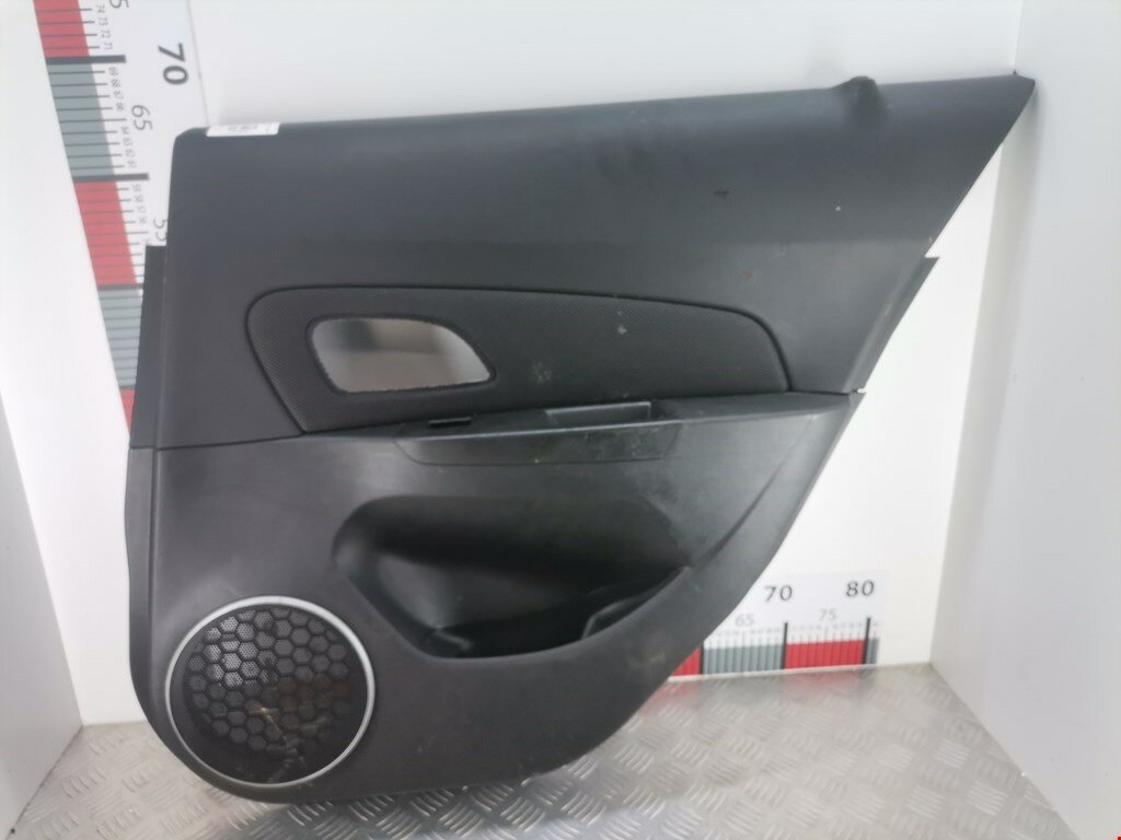 Обшивка (карта) двери задней правой Chevrolet Cruze 2 (J300) 96950774 арт. 1939681