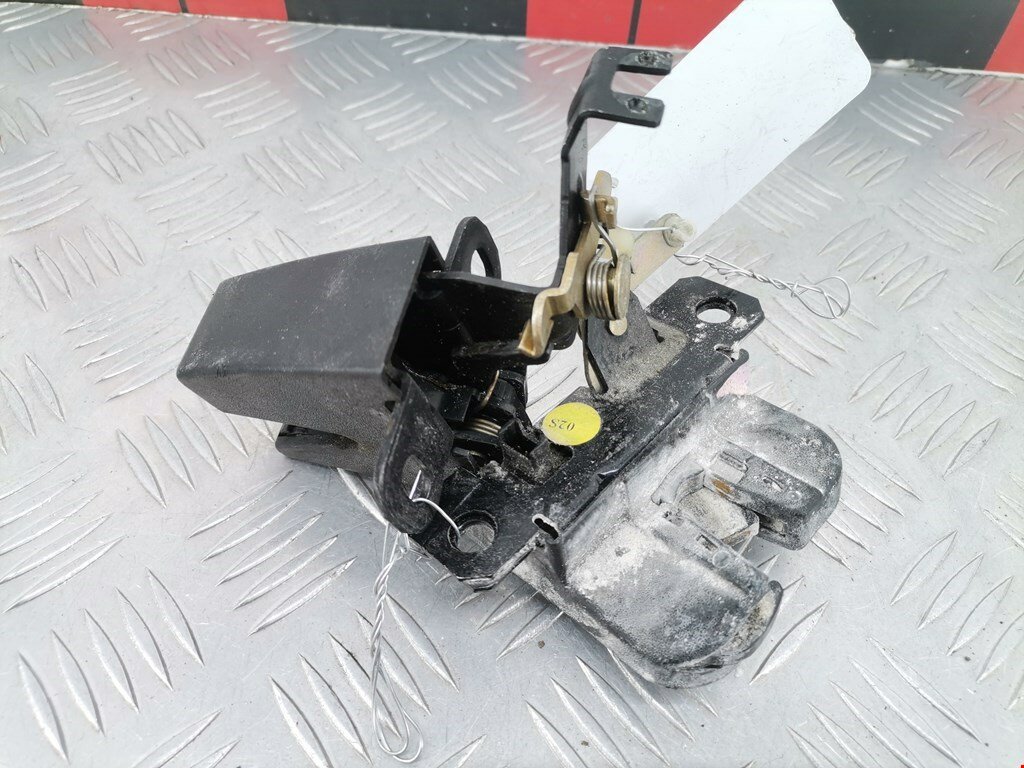 Замок двери распашной левой Volkswagen Caddy 3 7E0827162 арт. 1825665