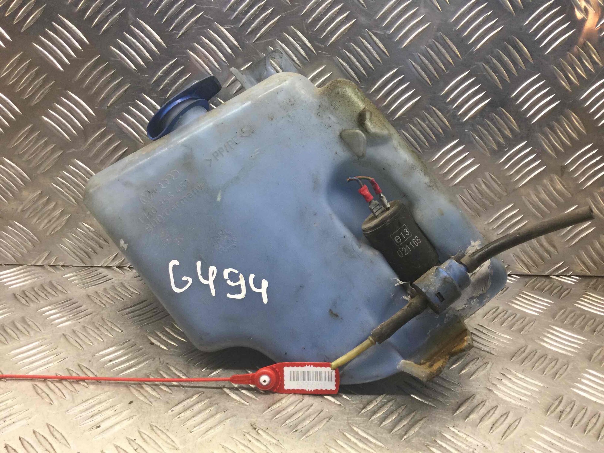 Б/У Бачок омывателя Volkswagen Golf 3 поколение (1991-1997) 1995 г.