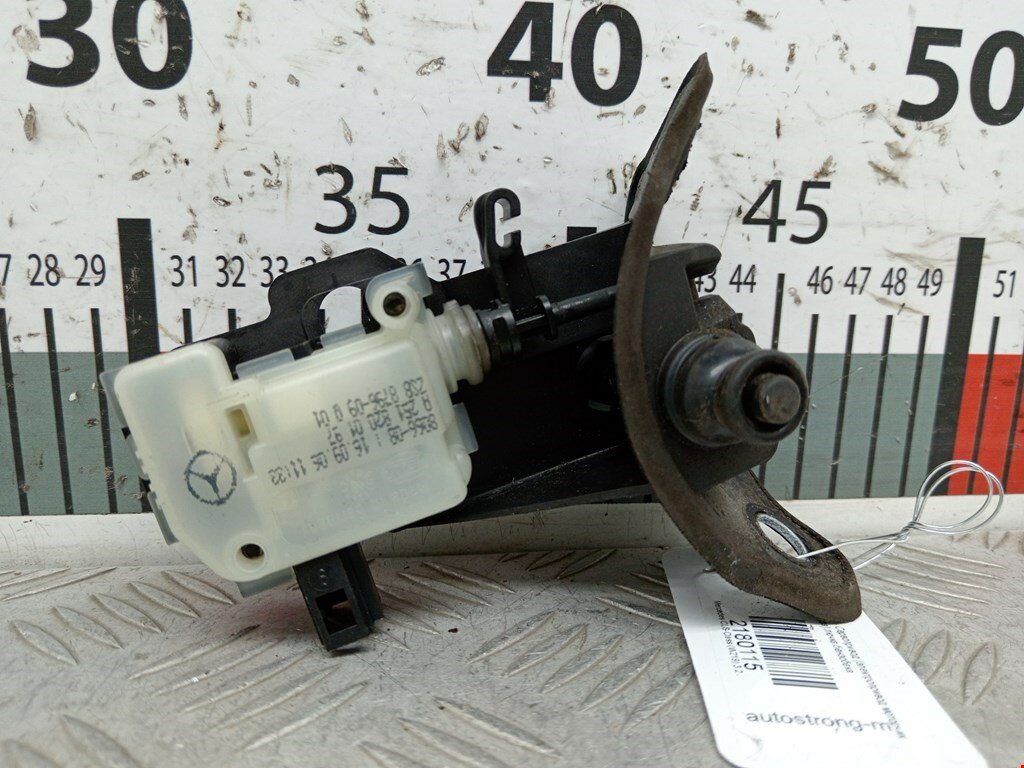 Сервопривод (электропривод моторчик привода) лючка бензобака Mercedes CLS-Class (W219) A2518200197 арт. 2180115