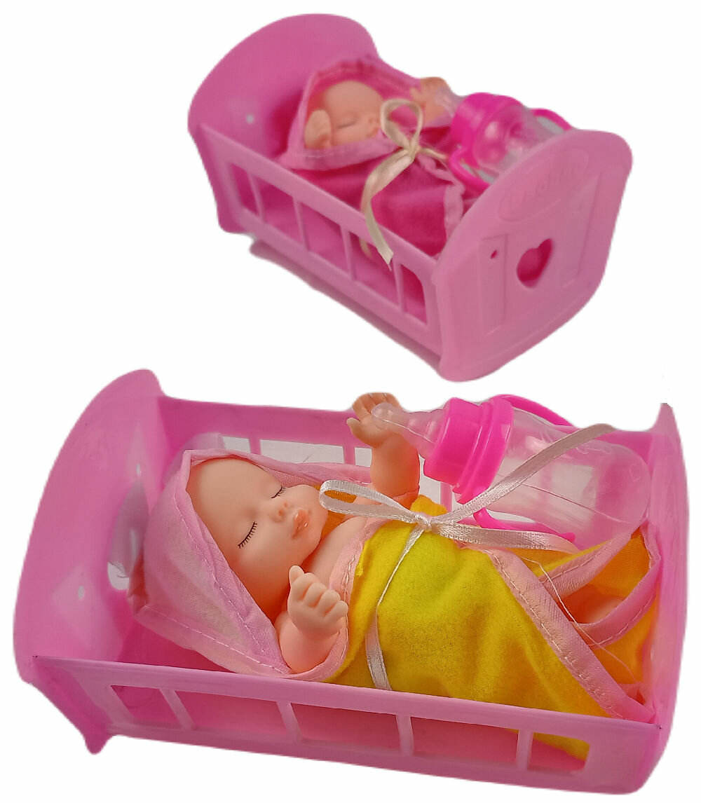 Пупс (12см) с аксессуарами (бутылочка, кроватка) в пакете