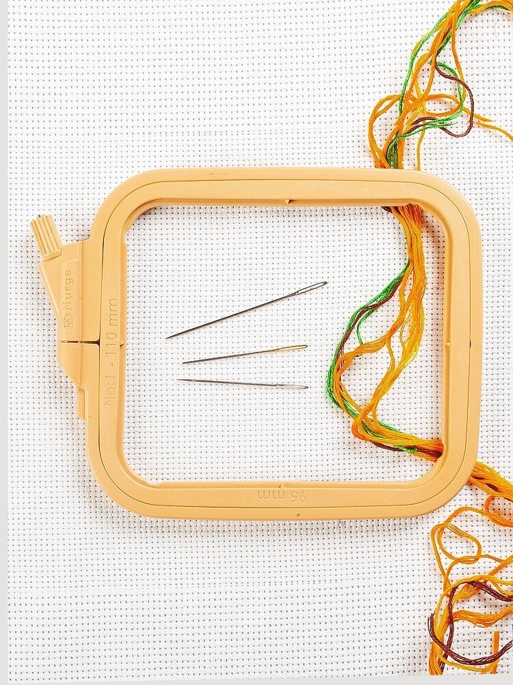 Пяльцы-рамка NURGE пластиковые, 110х95 мм (NUR.170-11/1)