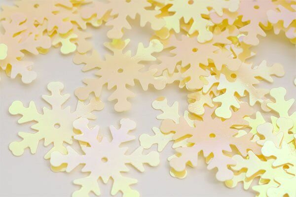 Пайетки россыпью TBY 25 мм, цвет 020 светло-желтый, упаковка 50 г (TBY. FLK526.020)