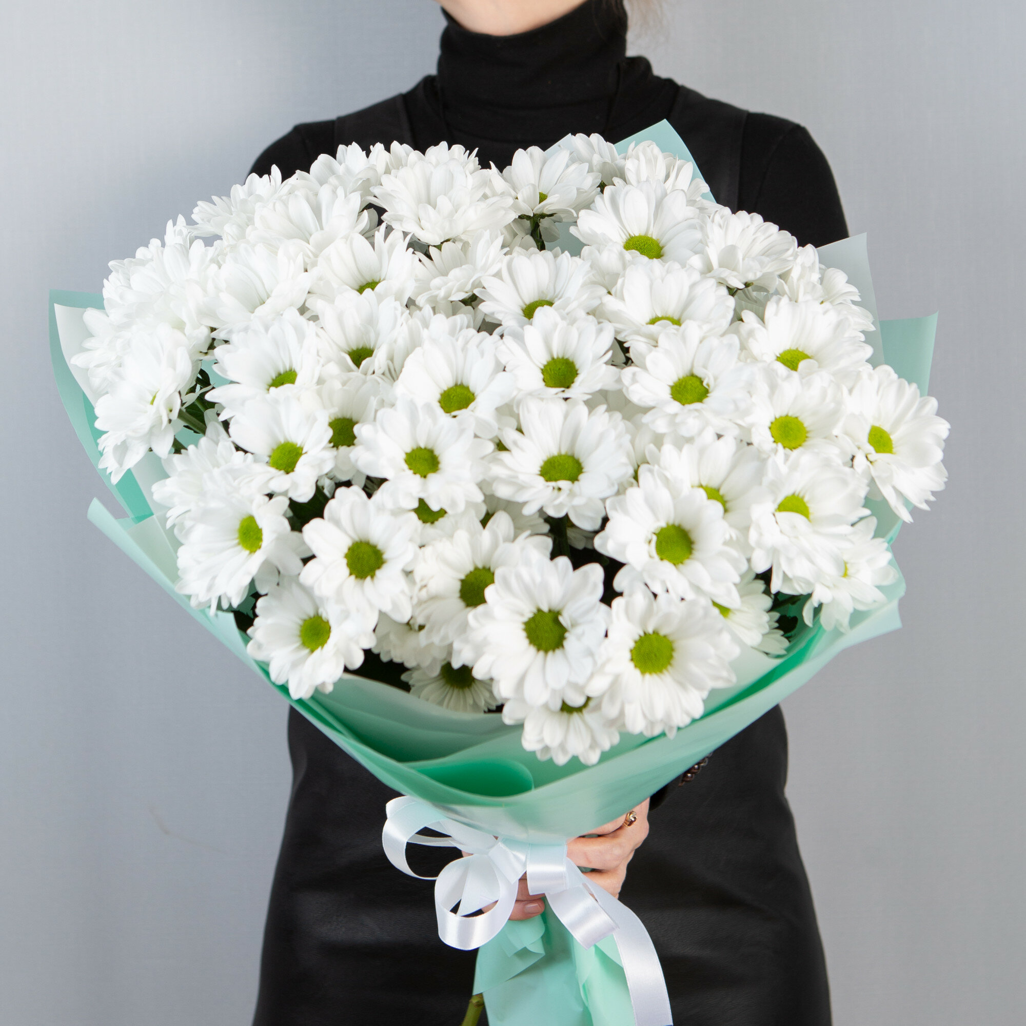 Букет 9 белых ромашковых хризантем