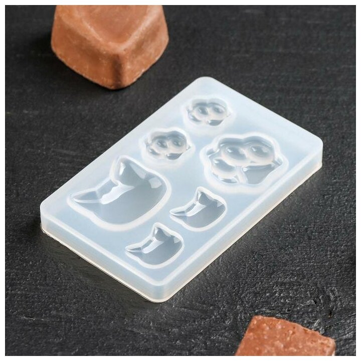 Форма силиконовая для льда и кондитерских украшений «Котик», 7,7×5×0,7 см, 6 ячеек, цвет прозрачный