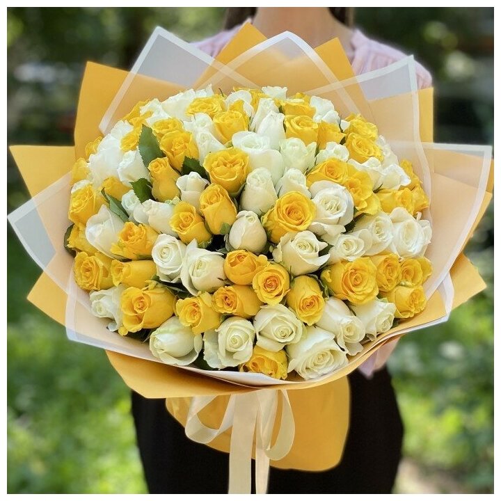 101 желтая и белая роза