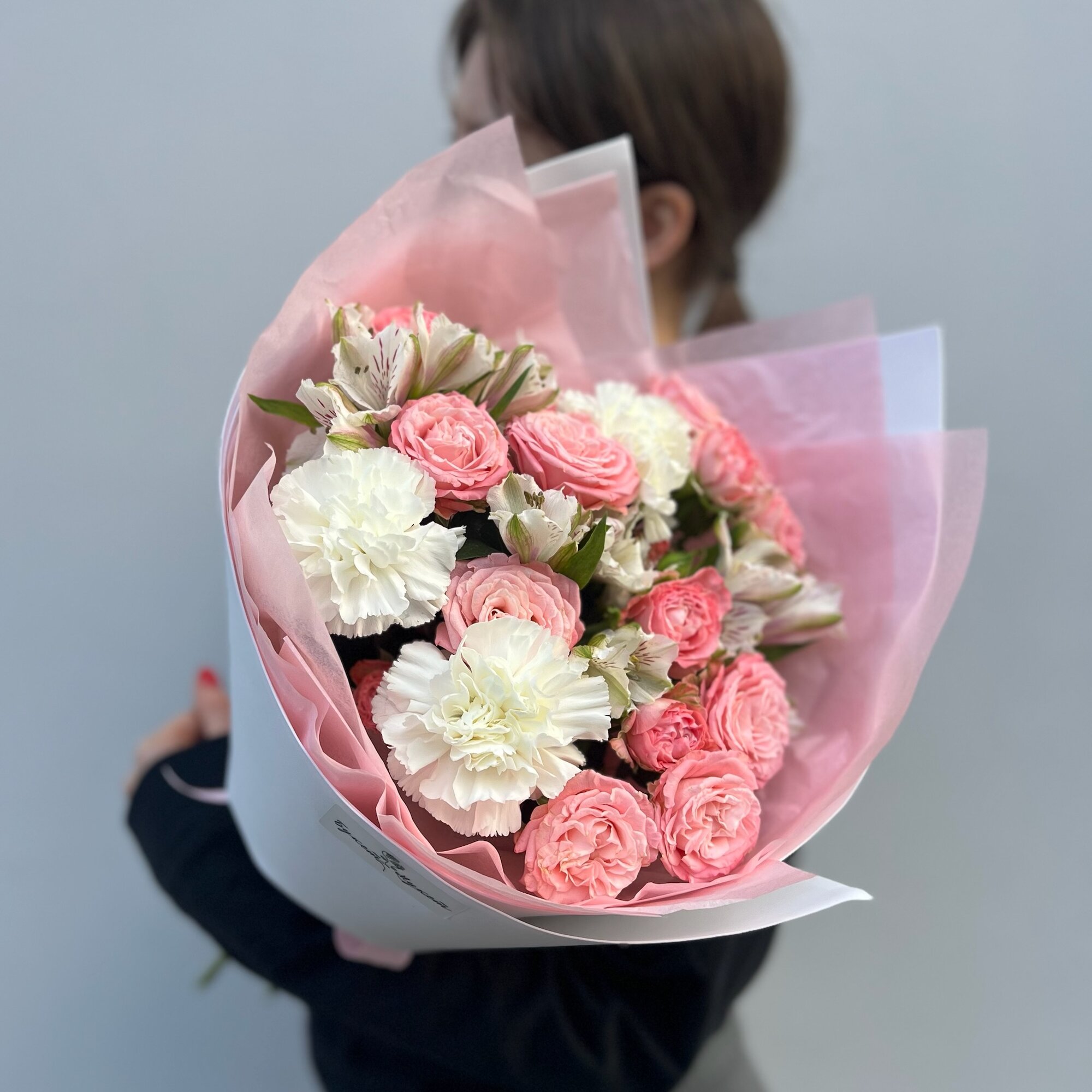 Букет цветов "Панни Бомбастик" (кустовая роза, диантус, альстромерия) «Букет-Мукет»