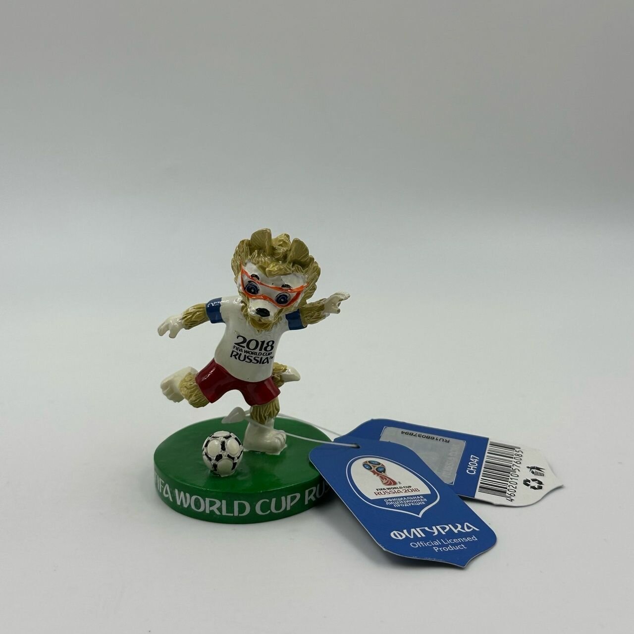 Фигурка FIFA 2018 год "удар" Волк Забивака Коллекционная!