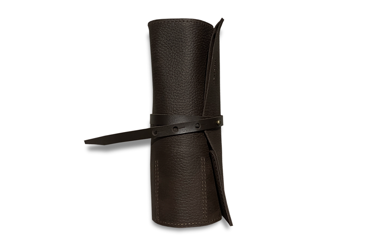 Кожаный пенал скрутка для карандашей и ручек коричневый DOSTIEN, натуральная кожа, без наполнения